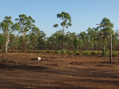Jay's Yarns from the Top End: Visit to Manmoyi