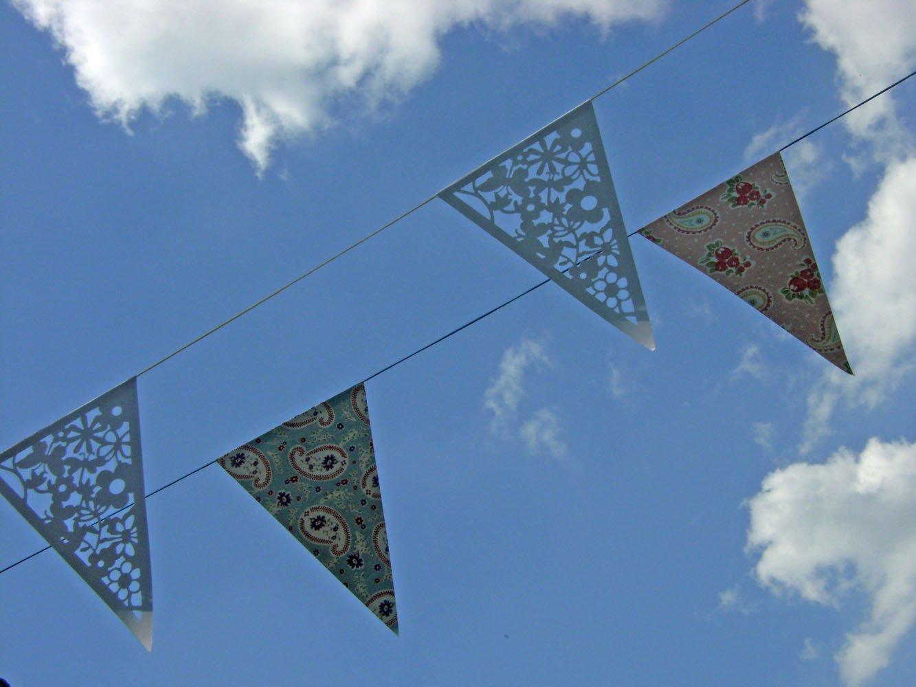Lizzie Made: Baby - and Big - Buntings...