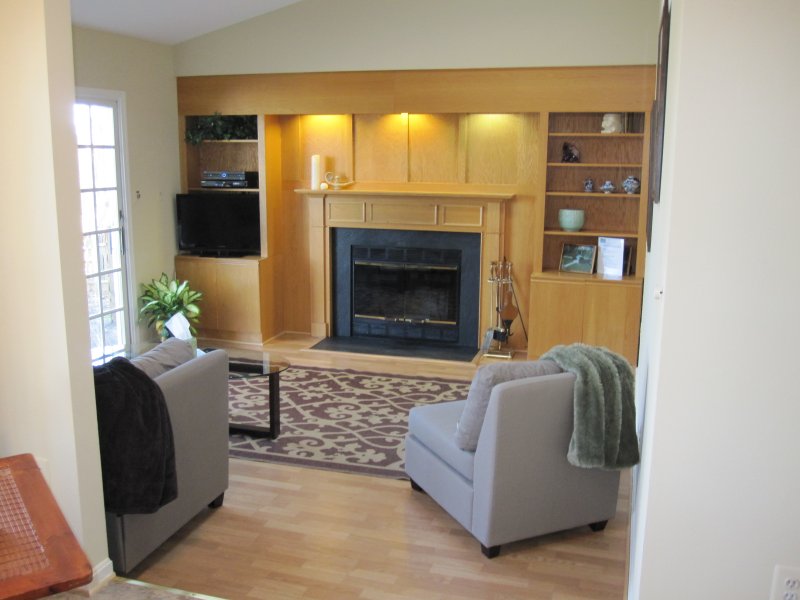 896 YDC: Livin' It Up in the New Den