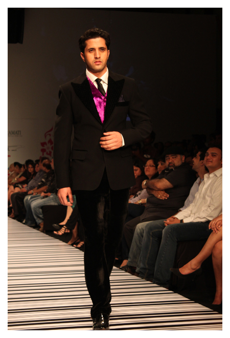 More Mischief: Deepak Shah Collection - 'Show Stopper' of Pune Fashion ...