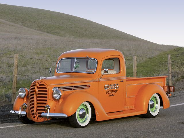 VINTAGE SPIRIT: Ford Pick Up