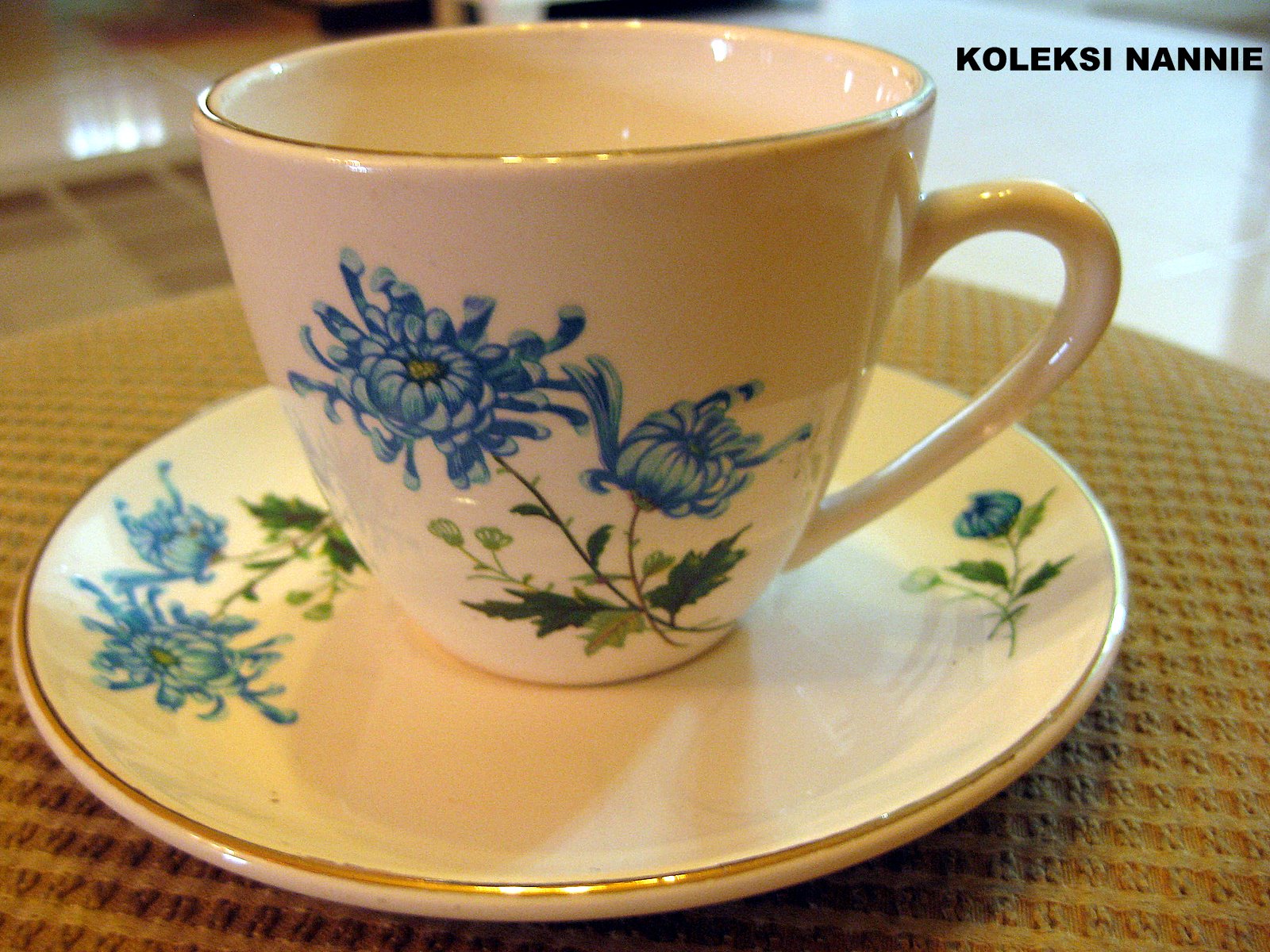 KEDAI NANNIE: Set cawan kekwa biru