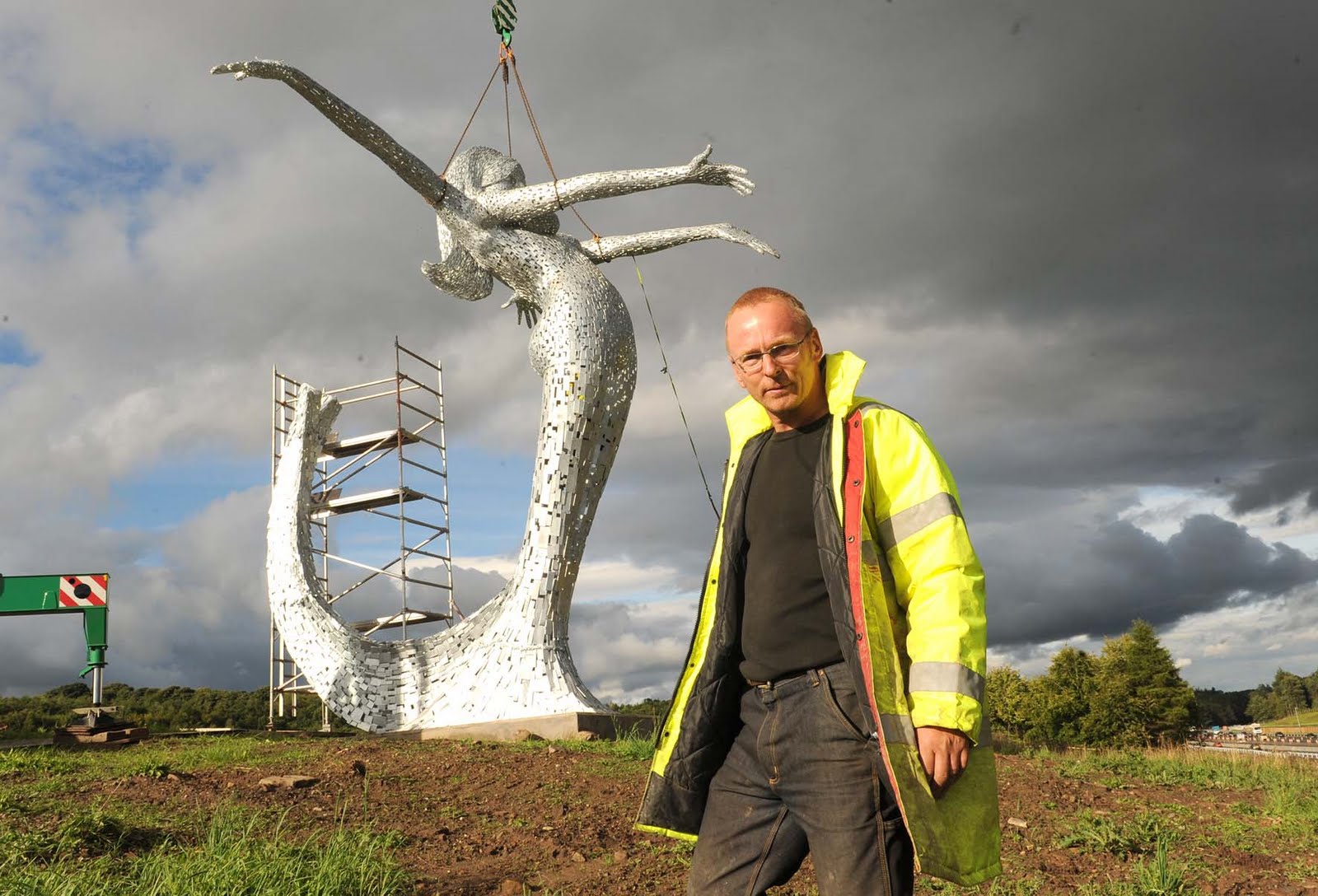 Arria - Amazing 10 Meter High Sculpture for Cumbernauld Unveiled ...