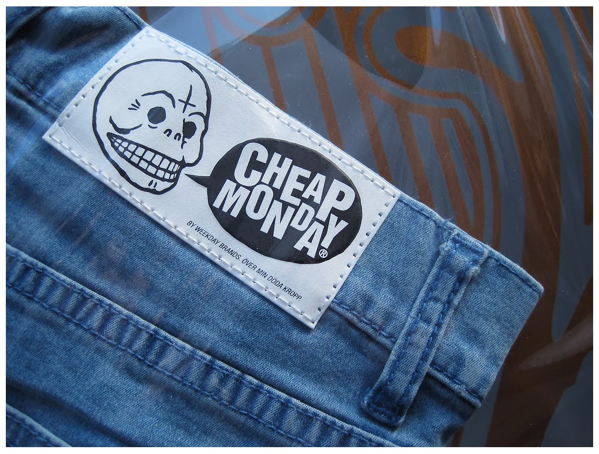 Make-Room: MTWTFSS WEEKDAY Shop in CPH