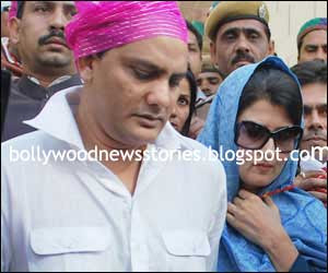 Latest News: Pictures of Mohammad Azharuddin With Wife Sangeeta Bijlani