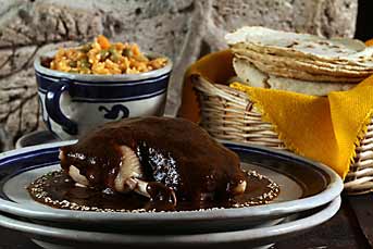 UNA DELICIOSA TRADICION FAMILIAR... y algo más: Mole negro (Puebla)