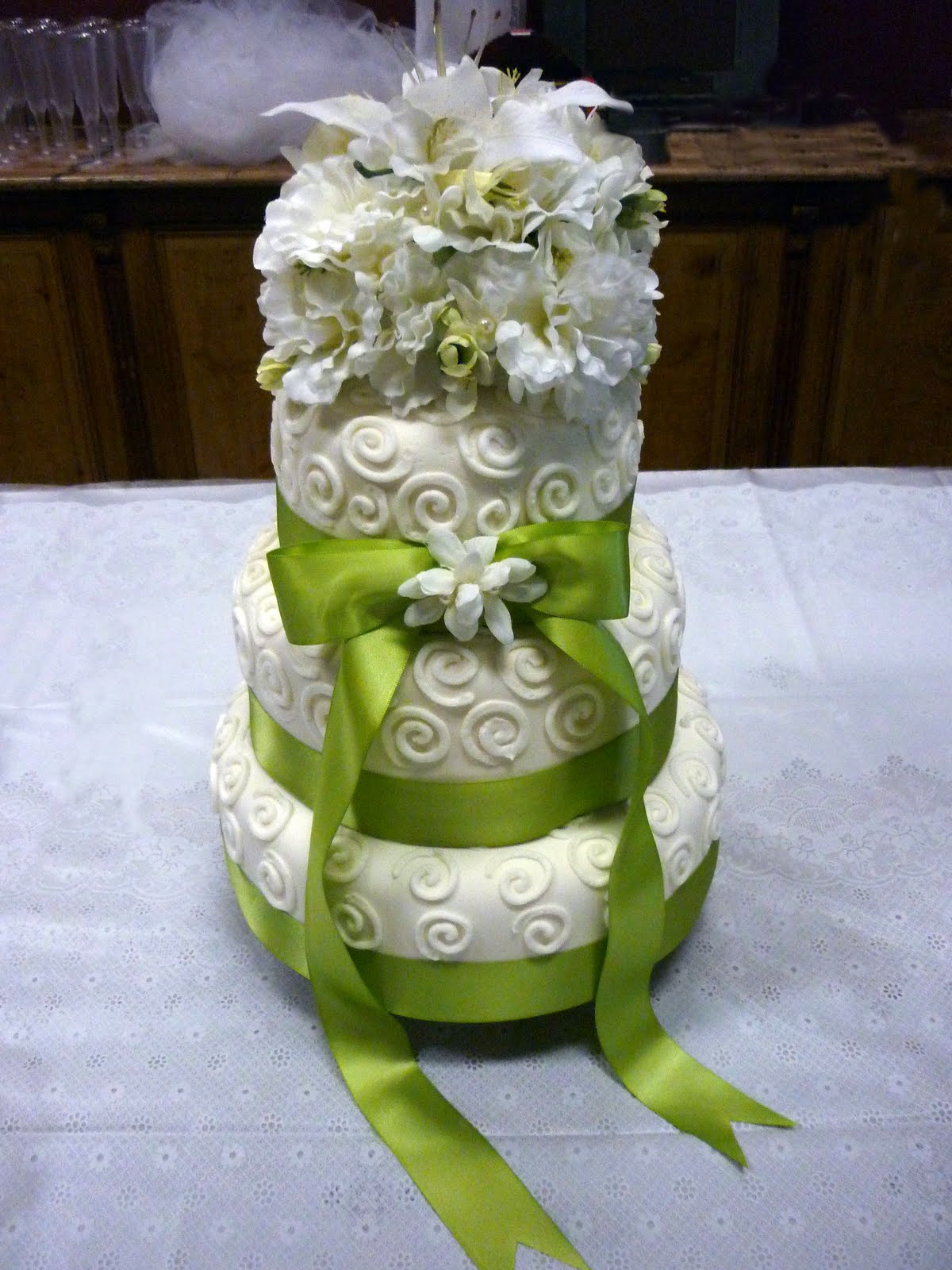 Alamo Sweets. LLC: Jessica's Wedding and Groom's Cakes