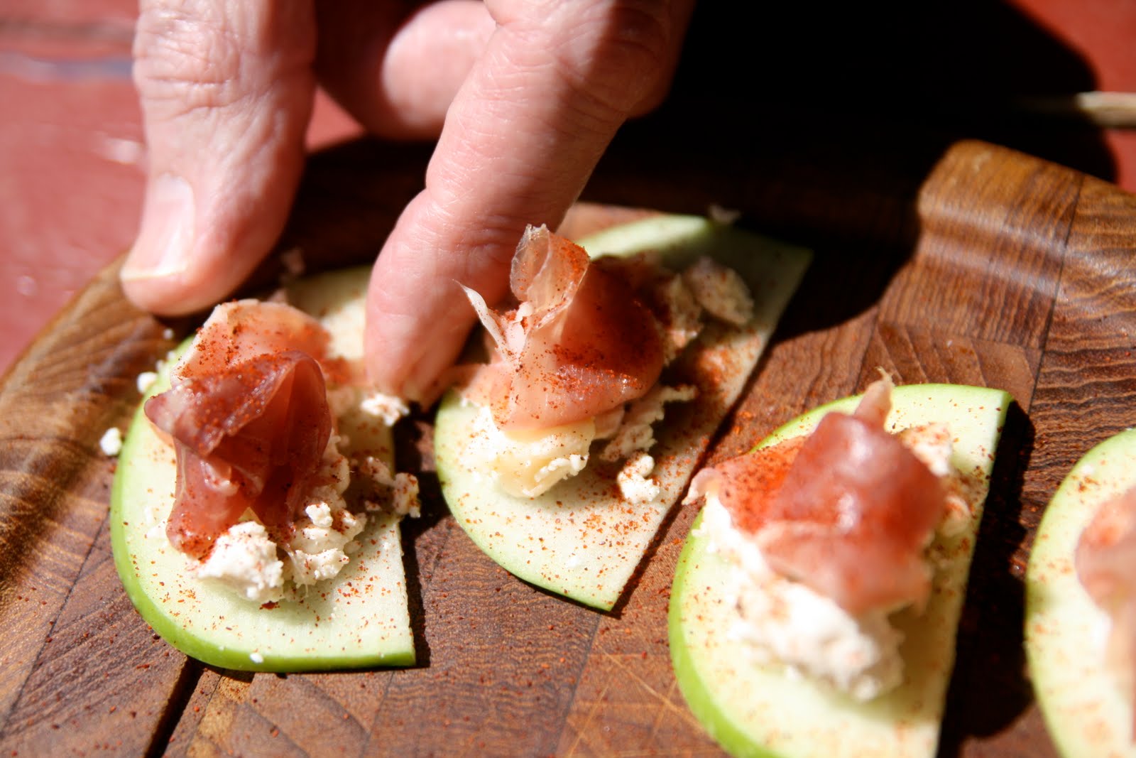 The Joy of Looking: Easy Springtime Apple-tizer