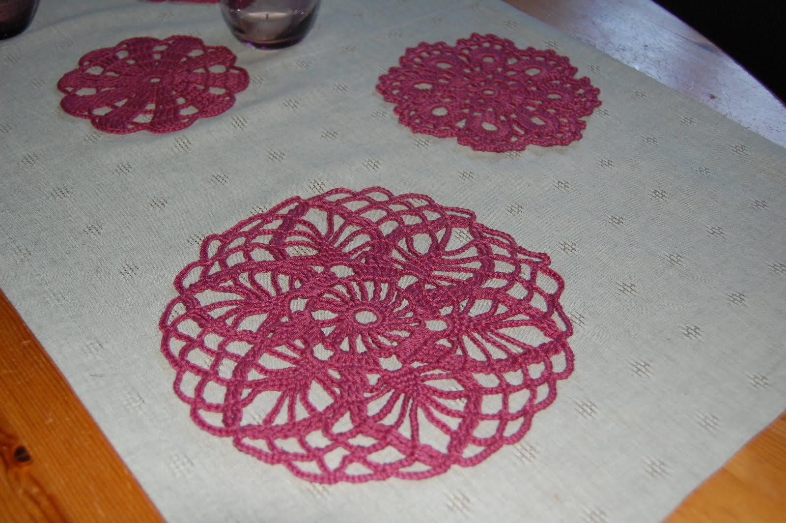 Moster Ingalisa: Virkad duk