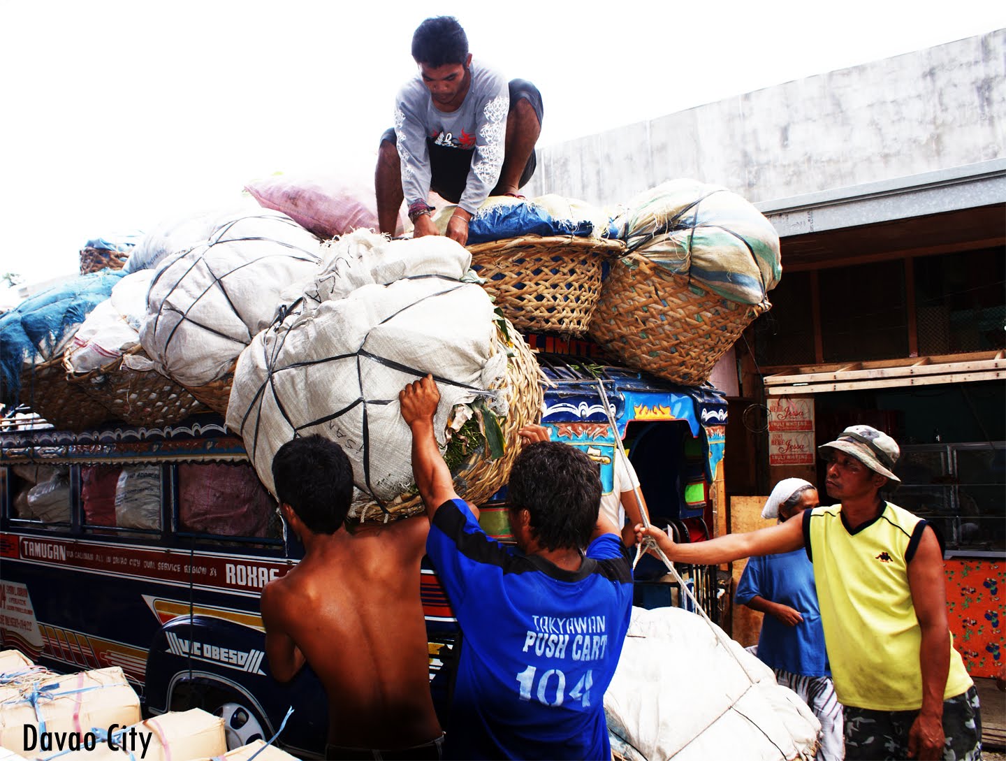 Duaw Mindanaw: Bankerohan market, Davao City