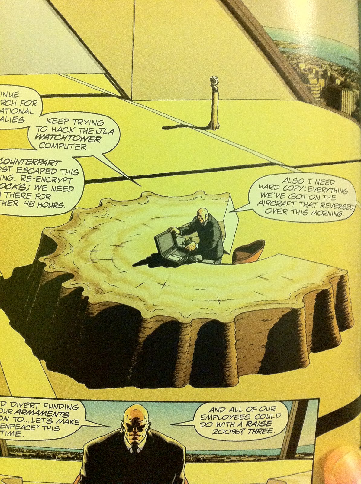 Remarkable: Lex Luthor's Desk in JLA: Earth 2
