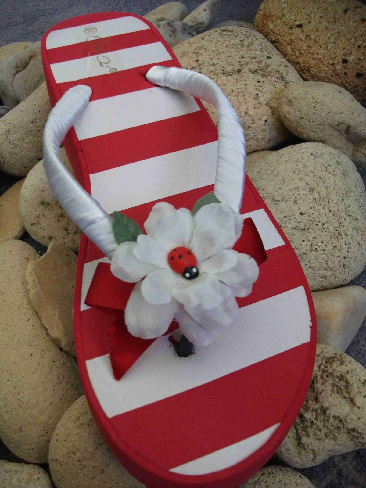 Margarete Arts & Crafts: Summer Decorated Flip Flops