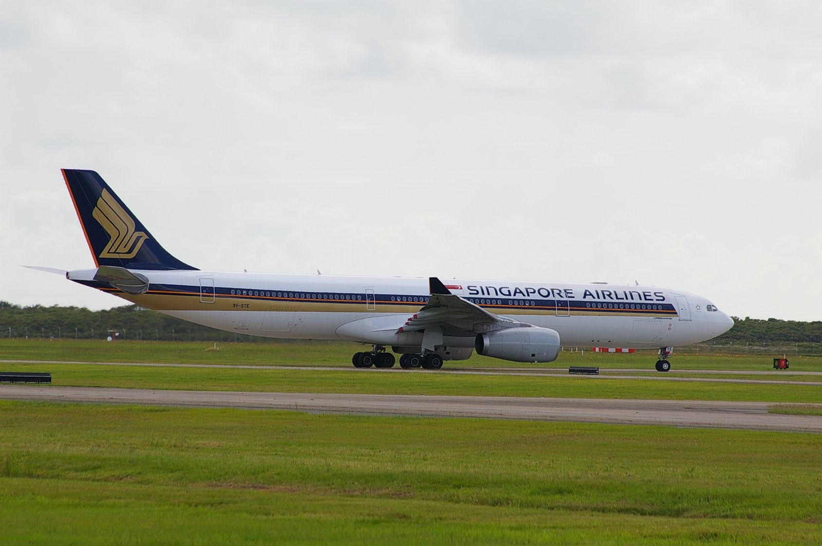 South East QLD Aviation News.: Korean Air KE124 BNE-ICN today