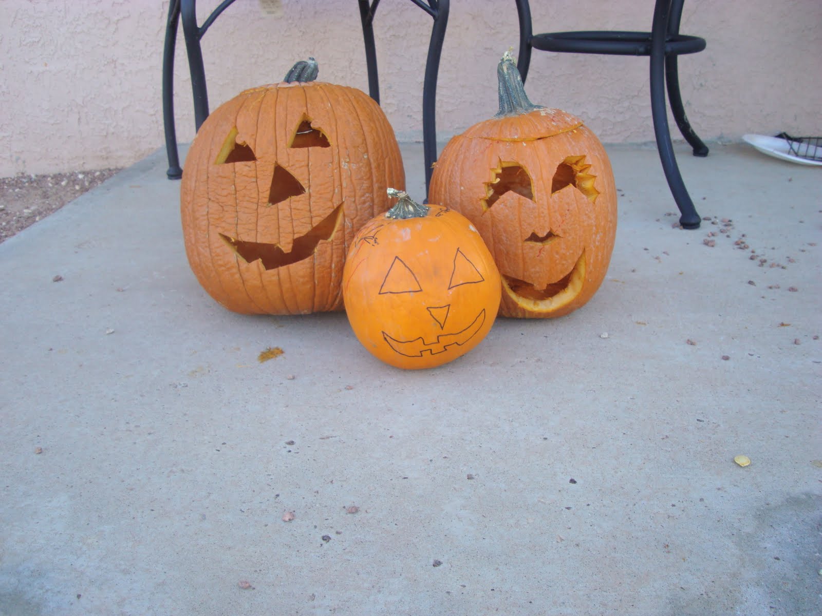 Jade's addiction: carving pumpkins!
