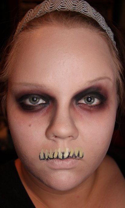 Makeup your Jangsara: Tutorial: Brain-eating zombie for Halloween