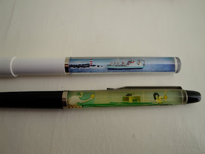 LiLi M.: A collection of 30: floating pens