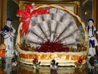 PARCEL CANTIQUE: Parcel Uang Pecahan Rp. 2000 Berbentuk Burung Merak