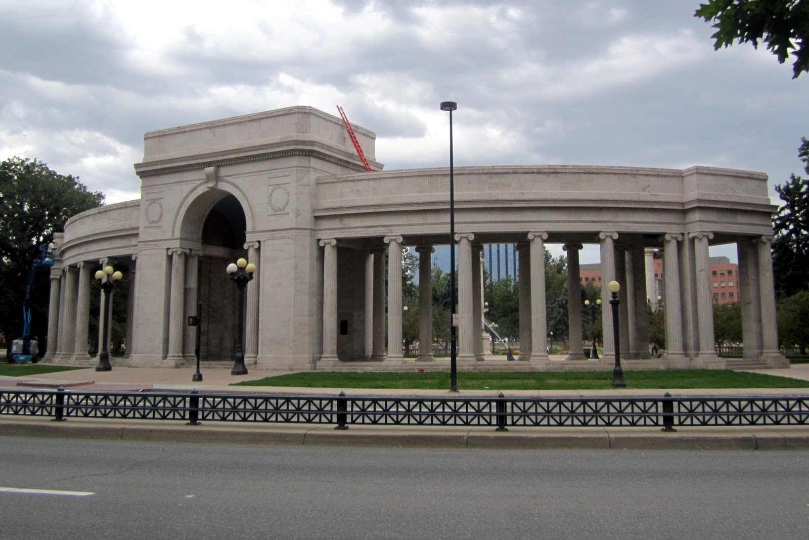 Urban Research: The Roots and Origins of New Urbanism