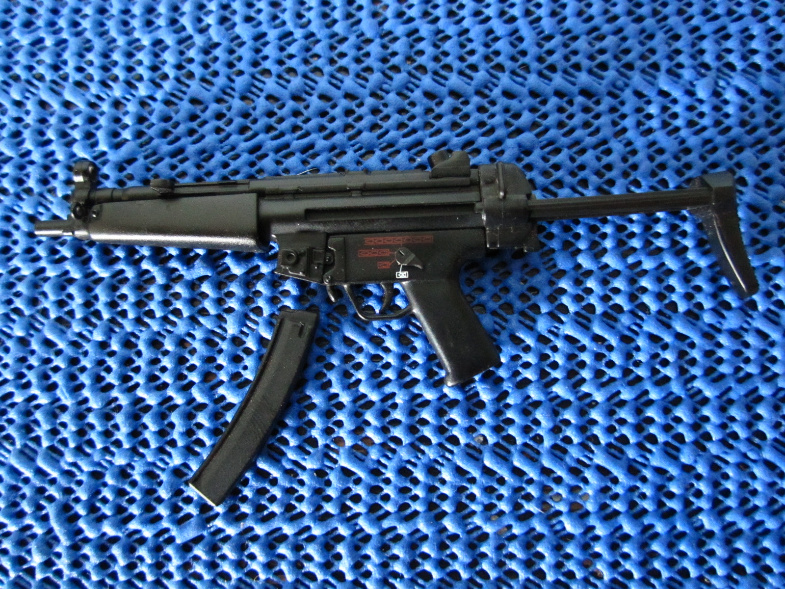 Zenith 1 6 Scale Military Shop 1 6 Scale MP5N Submachine Gun