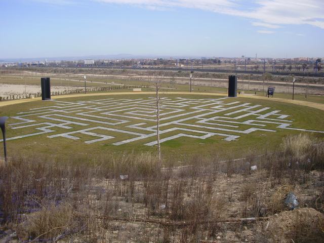 de todo un poco...: TRES LABERINTOS EN EL PARQUE DE PLA-ZA