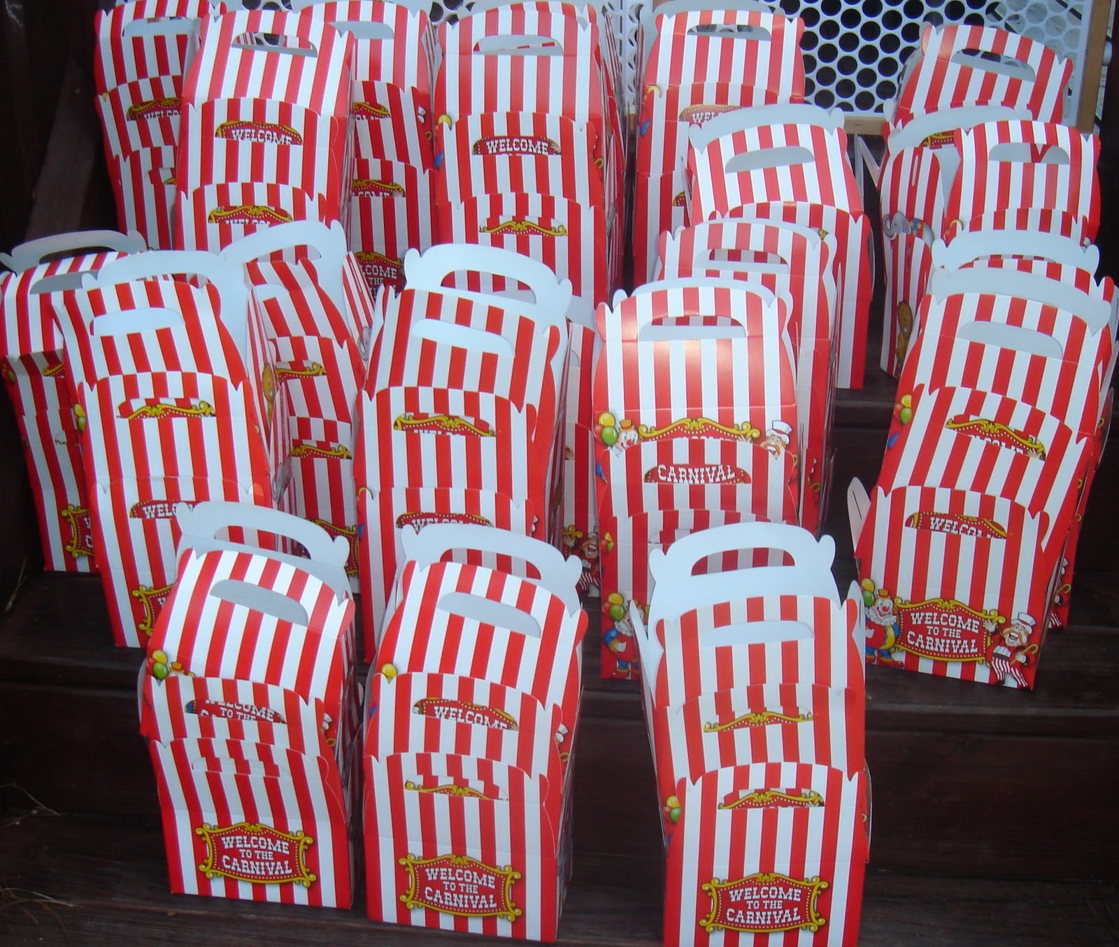 Everyday is a "Hollyday"!: Carnival Party