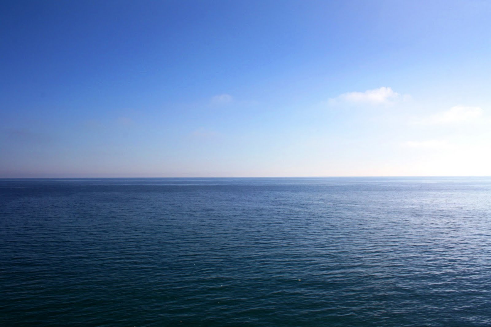 El Color Azul del Cielo: 93 NERJA: AZUL E INTENSA
