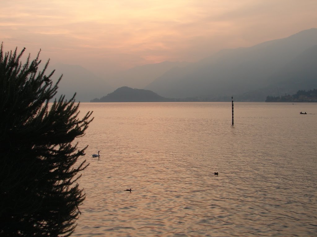 gestreift - berührt - geteilt: Berg und See