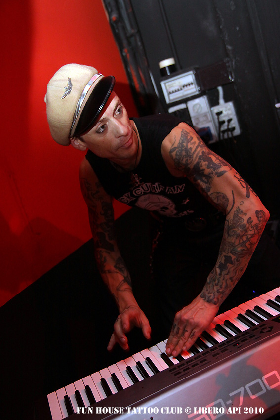 Dentro al Replay: NICK CURRAN & THE LOWLIFES @ Fun House Tattoo Club ...