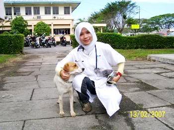 Terangnyyaaa!!!: [Hangat] Melayu Islam Pegang Anjing Lagi!!