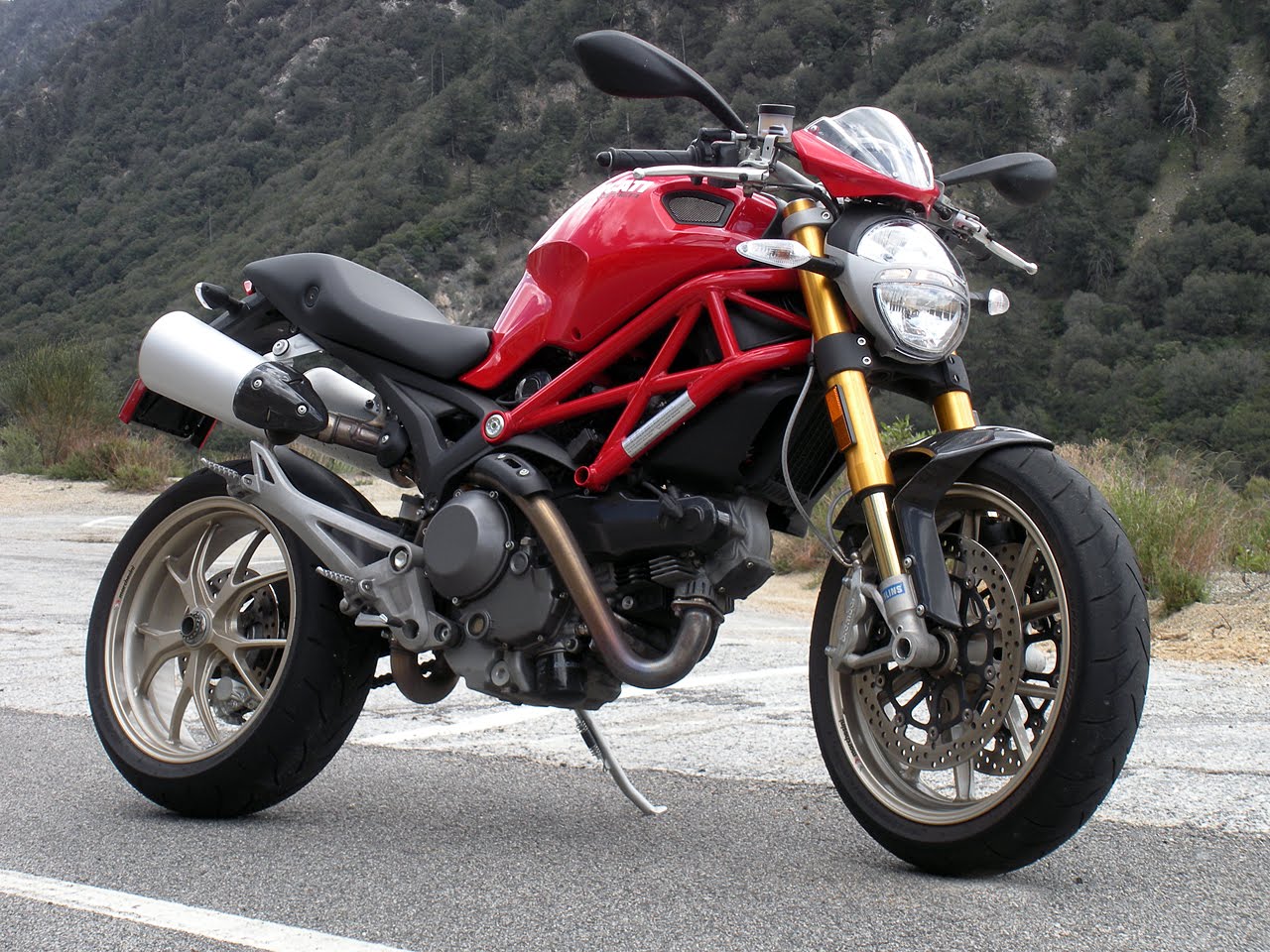 Autosmotosymasss: Ducati Monster