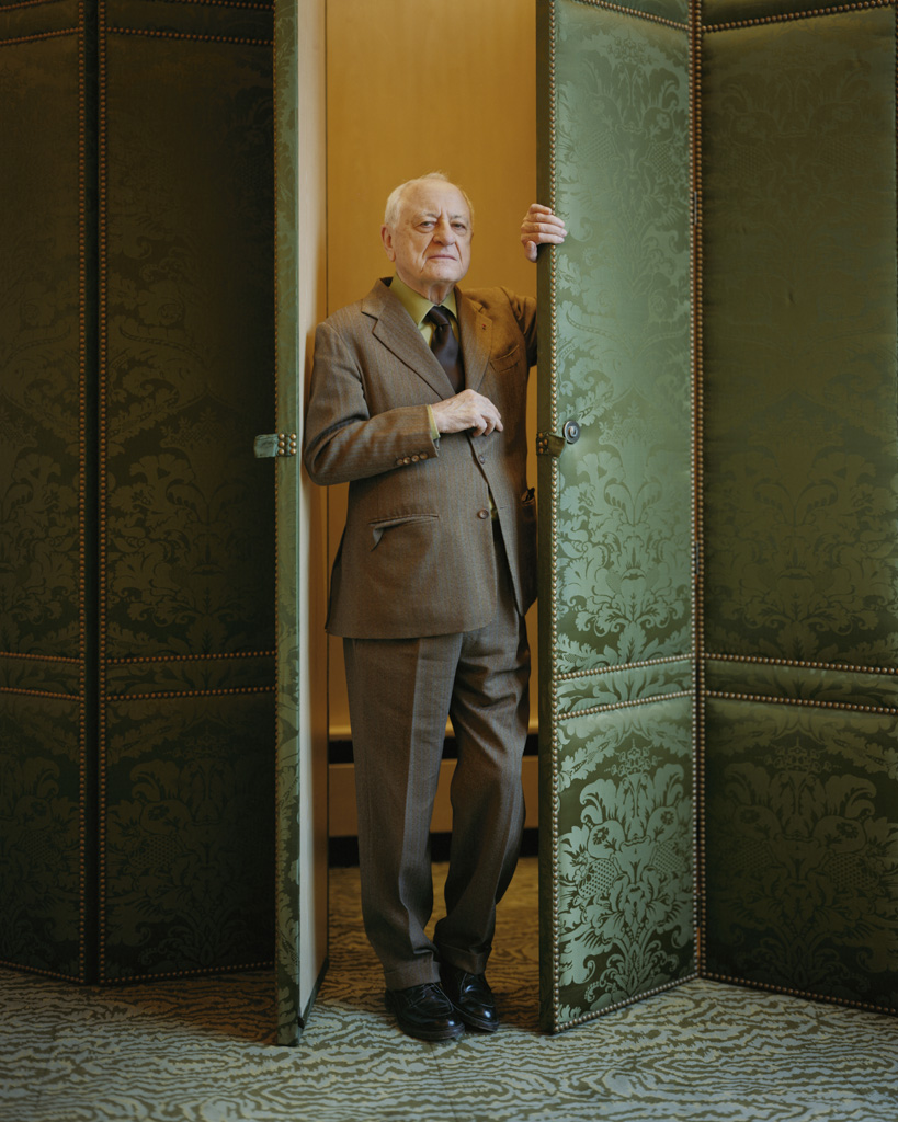 ameen°anil: *[[[ ALEC SOTH ]]]*