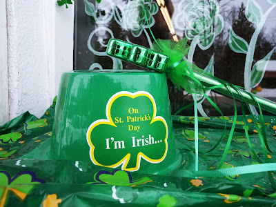 BEACH BLOOMS: St. Patrick's Day Window and Display