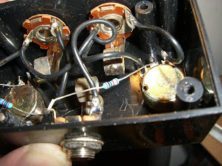 Two-channel passive mini-mixer | DIY Strat (and other guitar & audio ...