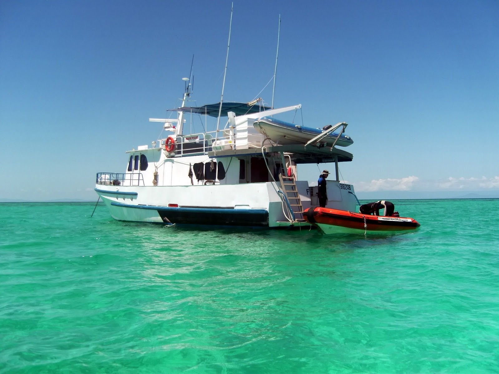 RESPECT THE BLUE: DIARIO DE A BORDO. PARTE I (en diferido)