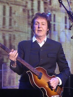 McCARTNEY PHOTO BLOG: Paul McCartney rocks Hamburg