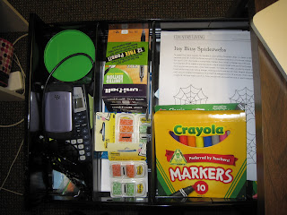 Crafts and Crap: Desk Organization