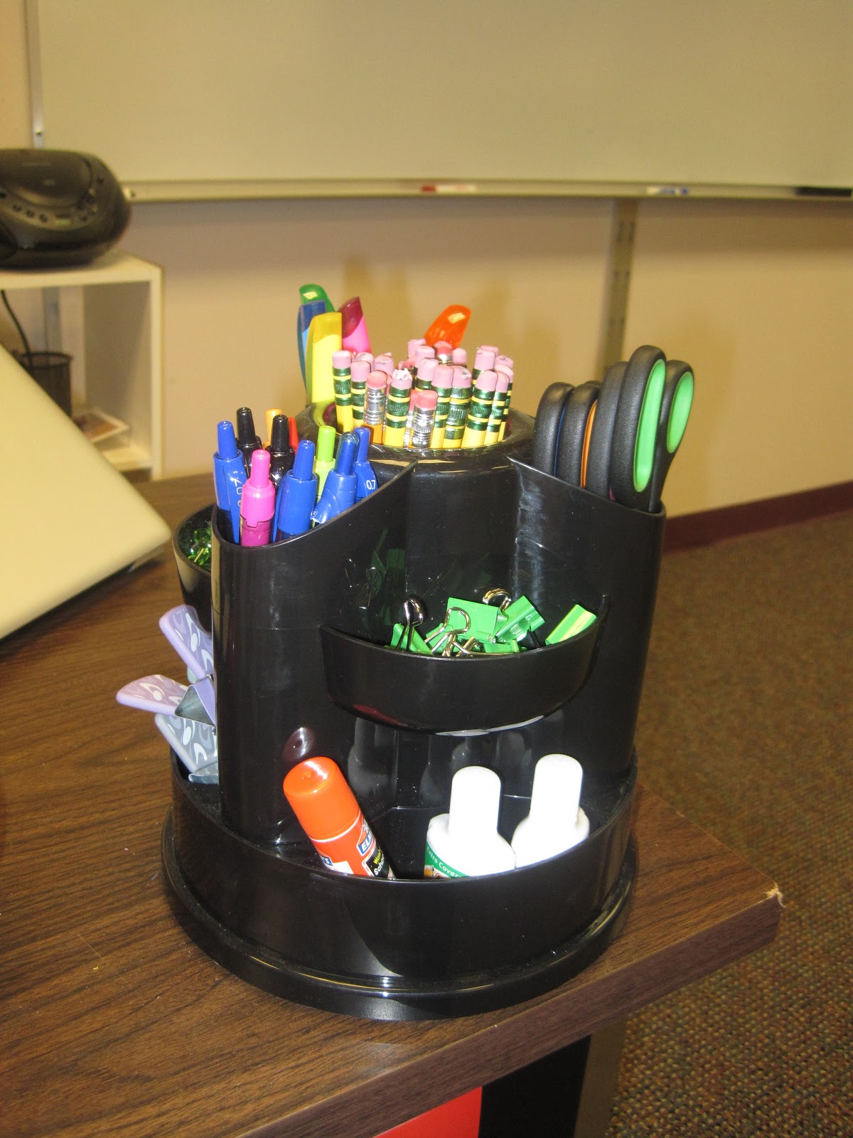 Crafts and Crap: Desk Organization