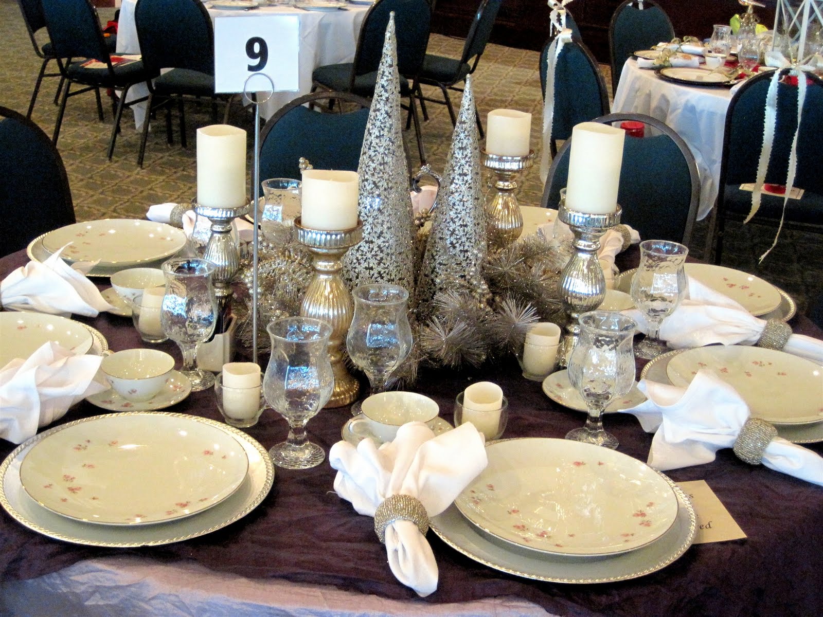 Artfully Arranged Disarray: Beautiful Tables