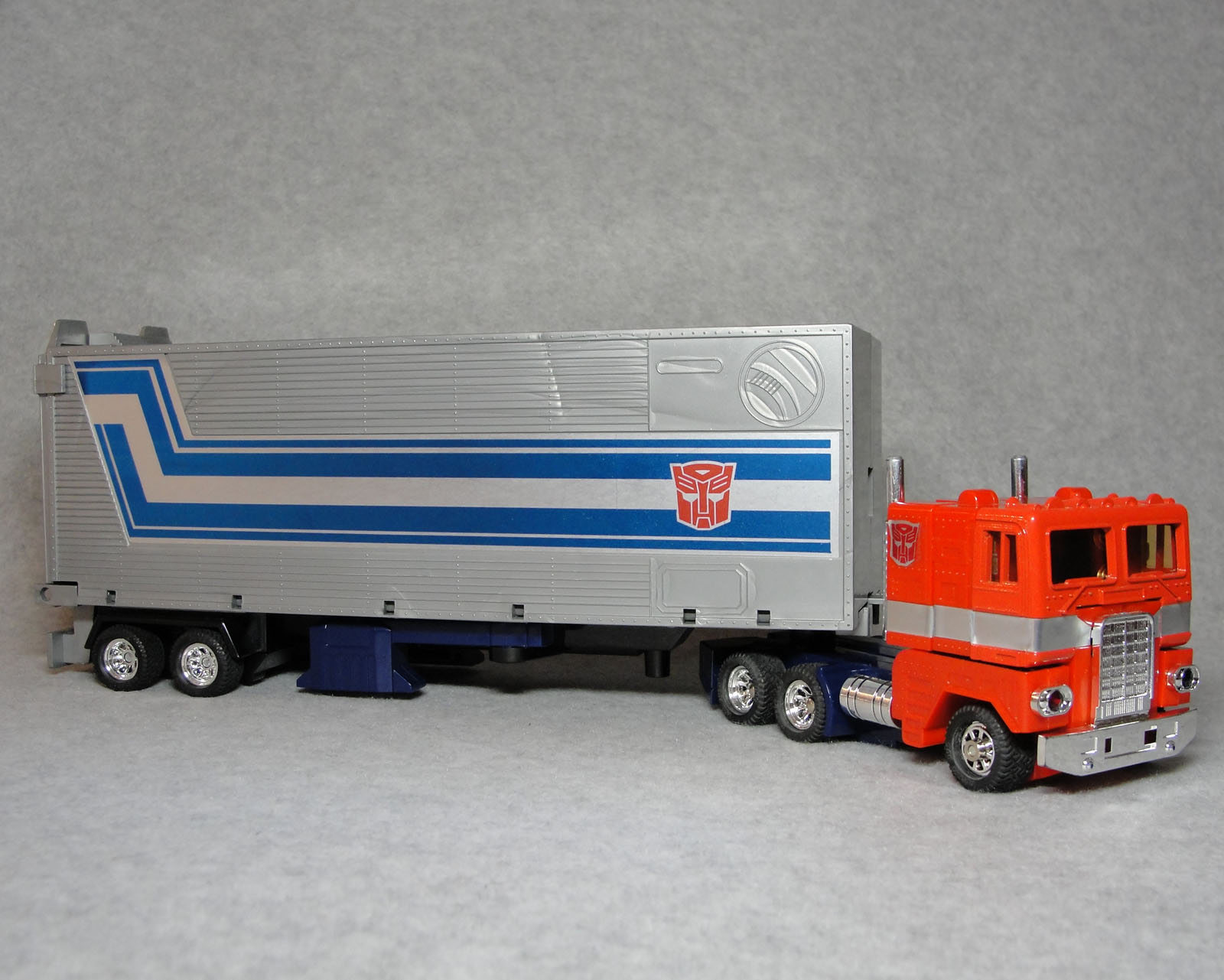 Jamspeed's Toys: Autobot Optimus Prime