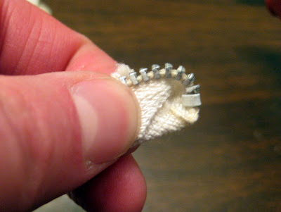 All For This Penny Craft Blog: Zipper Rose Tutorial