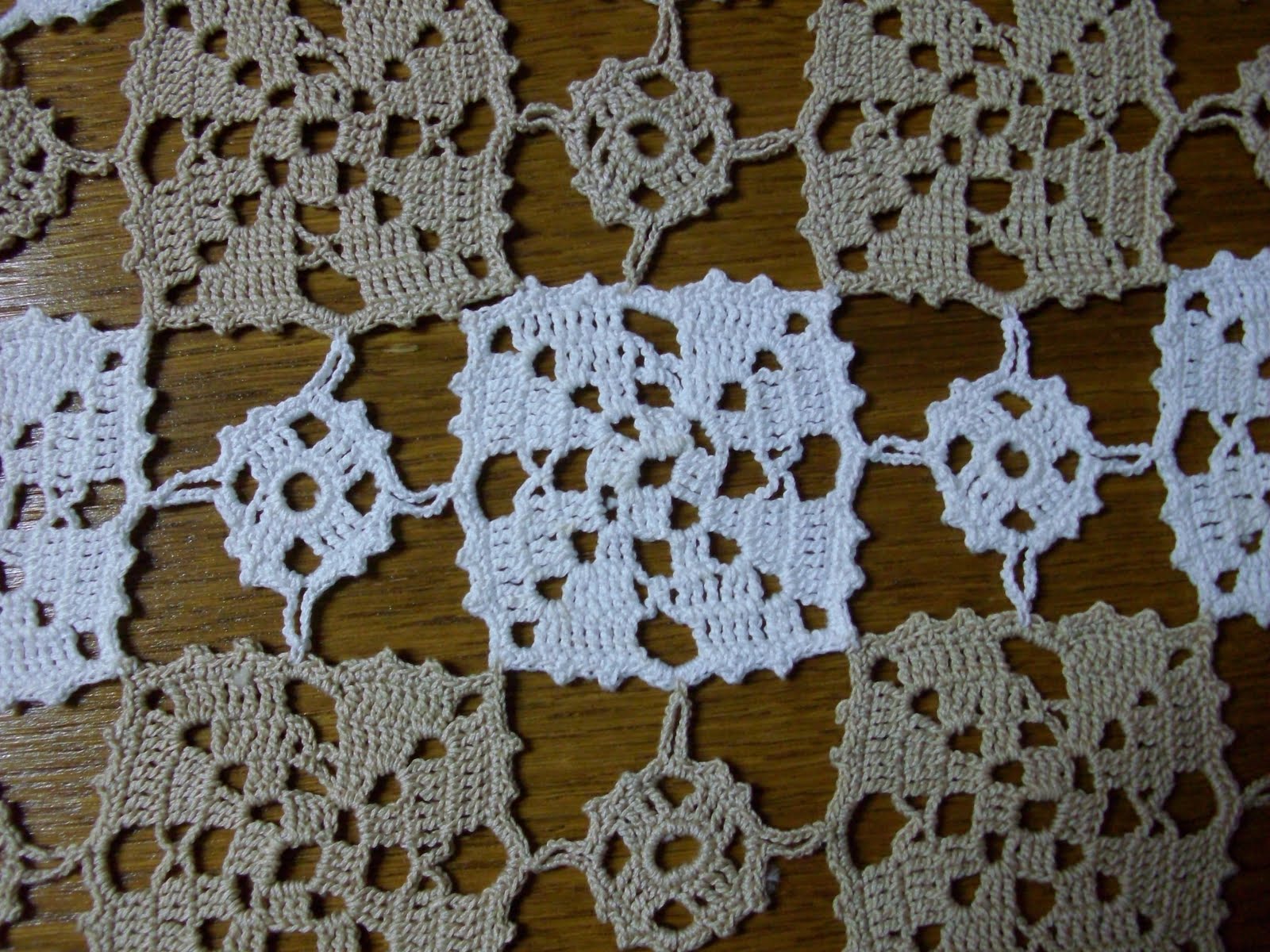 Croset macramea (mileuri) lucrate manual