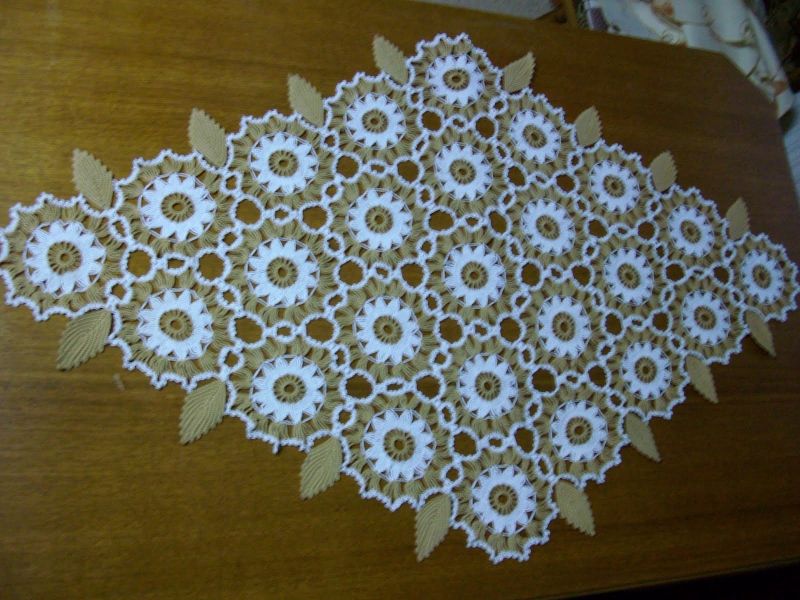 Croset macramea (mileuri) lucrate manual