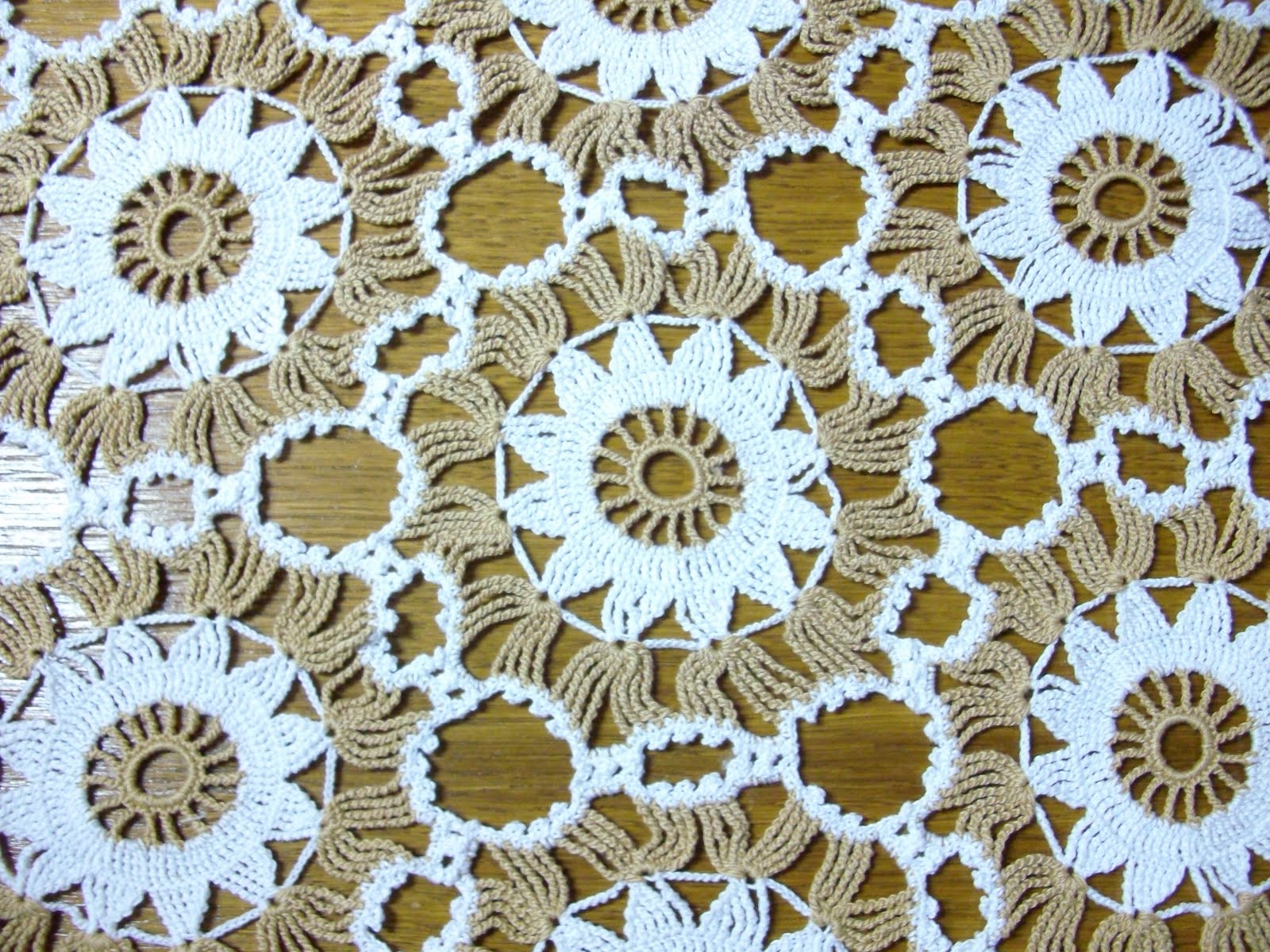 Croset macramea (mileuri) lucrate manual