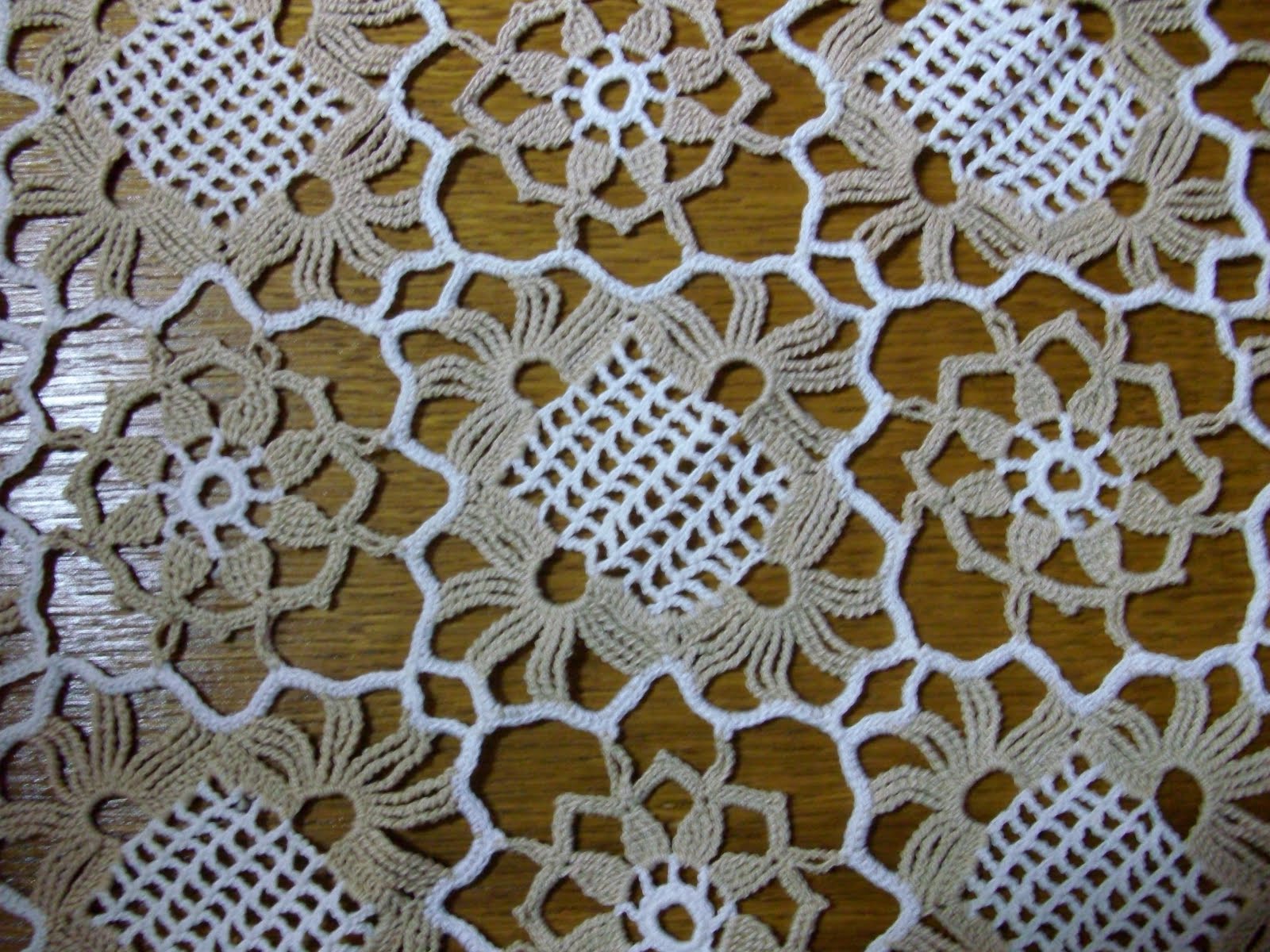 Croset macramea (mileuri) lucrate manual