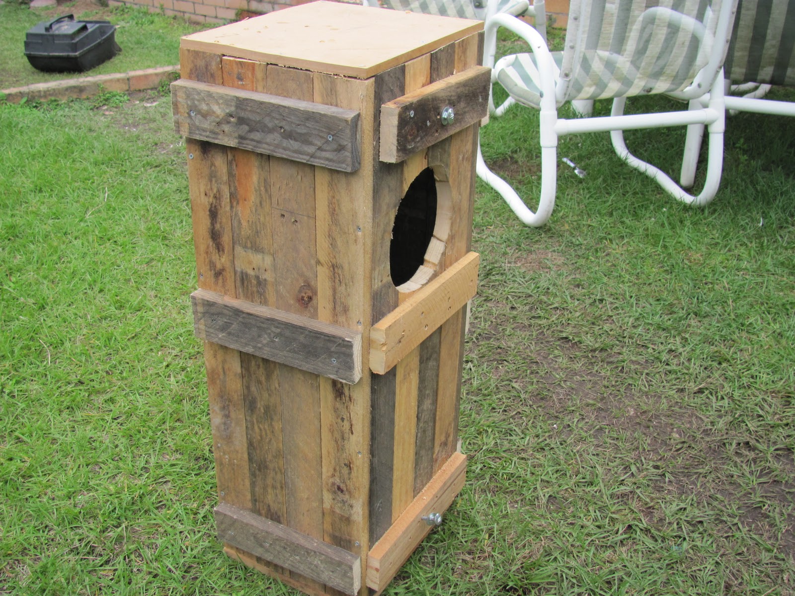 the adventures of CB: Bird Nesting Box