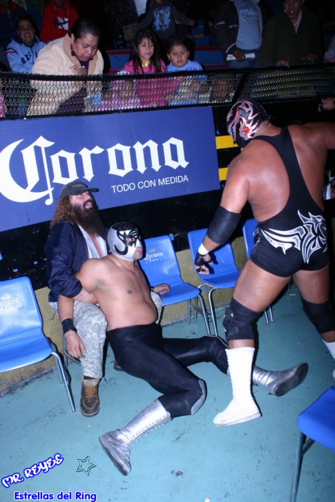 ESTRELLAS DEL RING.: El Hijo de 100 Caras ( L.A Park) triunfo en esta ...