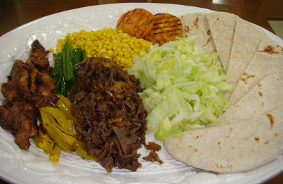 BAP-BAP: Foodie: Beef and Chicken Pita Pocket Platter