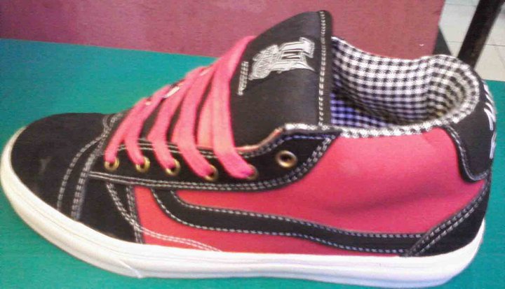 SHOES SHOP ONLINE: - VANS NECK FACE