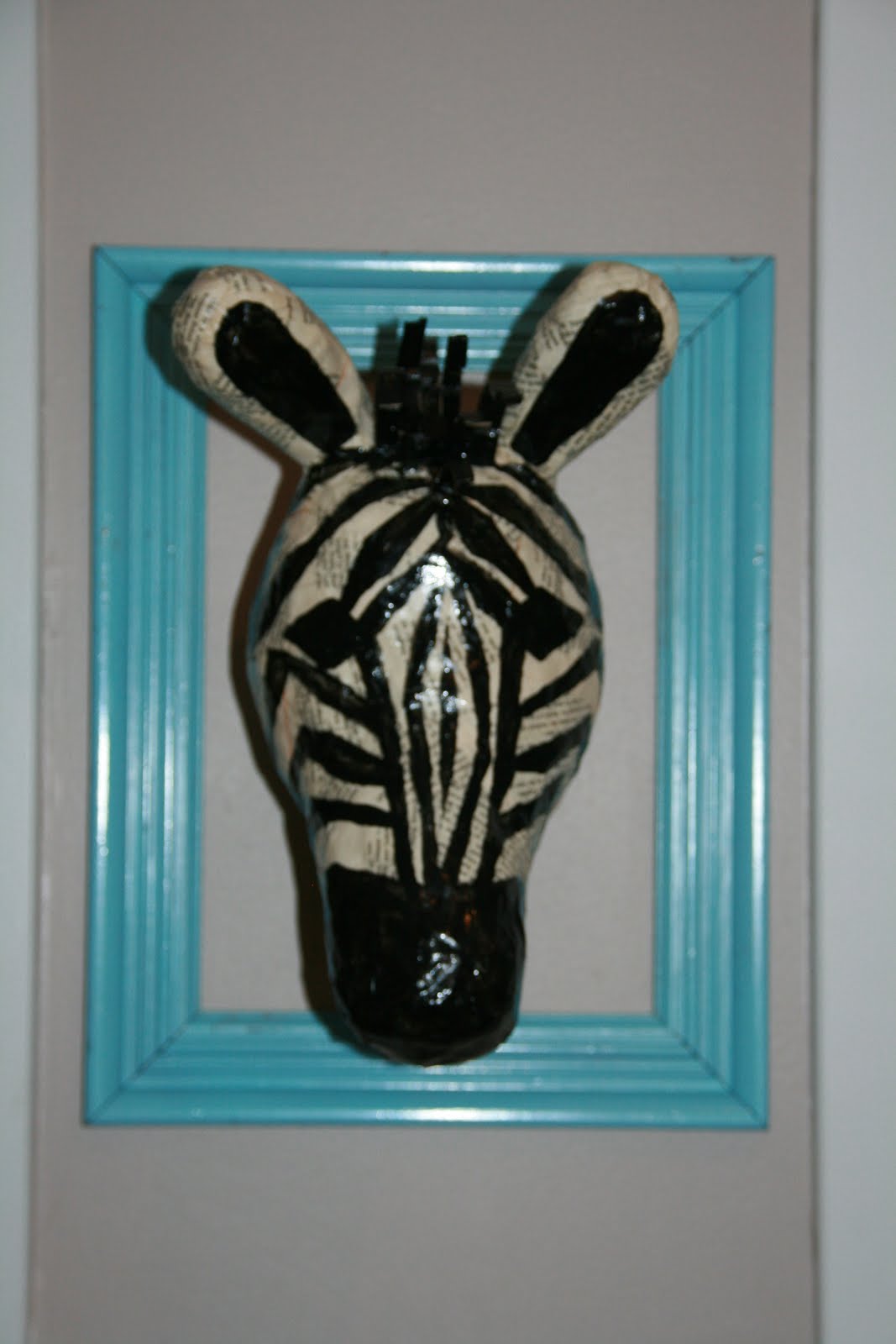 retropolitan: Anthro Knock Off- Paper Mache Zebra Bust Mini Tutorial