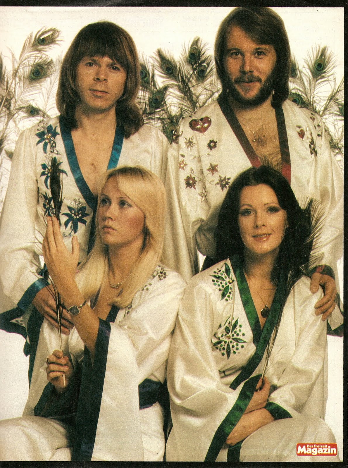 ABBA The Articles: Das Freizeit-Magazin, December 1976: ABBA wishes you ...